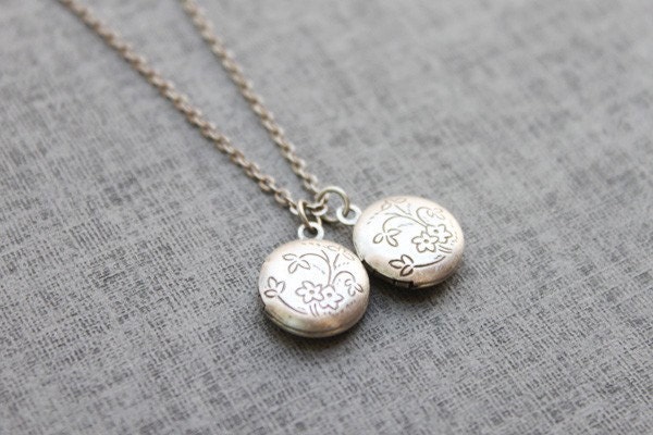 Vintage style cute Floral mini circle Locket S2067