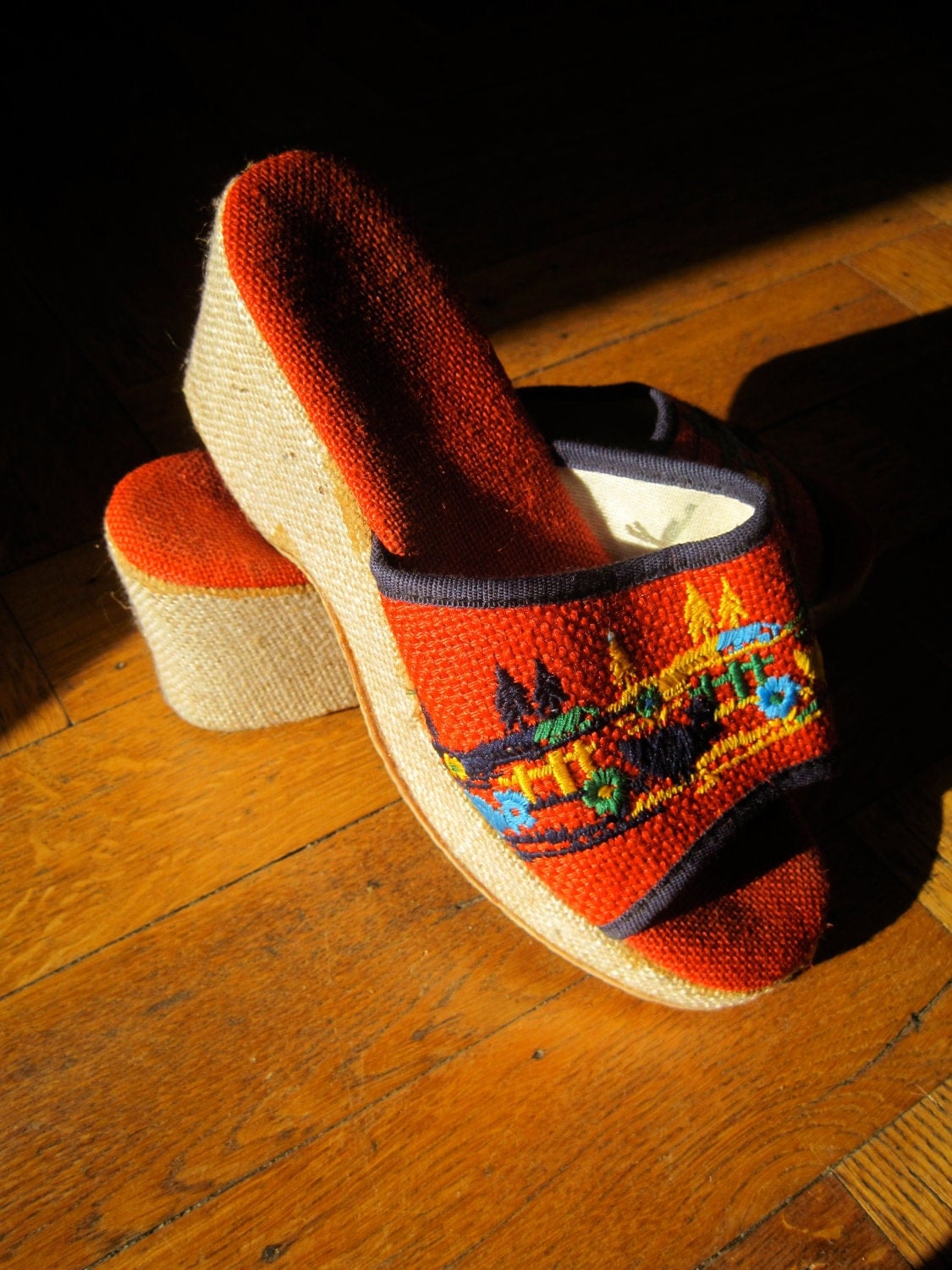 Vintage 70s wedges platform shoes red embroidered – Haute Juice