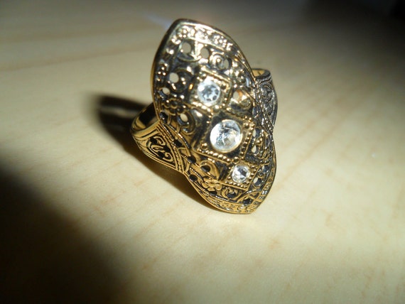 Vintage SETA Ornate Gold Electrplated Ring with Rhinestones