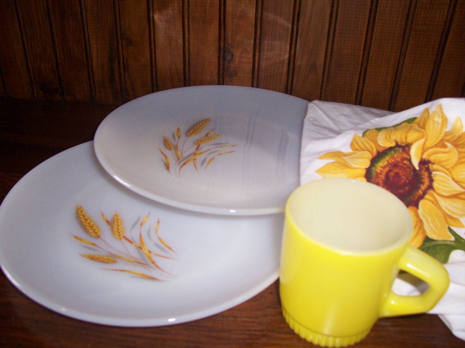 Vintage Fire King Milk Glass Wheat Pattern Plates – Haute Juice