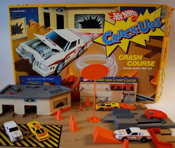 Vintage Hot Wheels Crack-Ups Crash Course w/extra cars