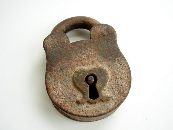 Vintage / Antique Skeleton Key Paddle Lock Collectible home