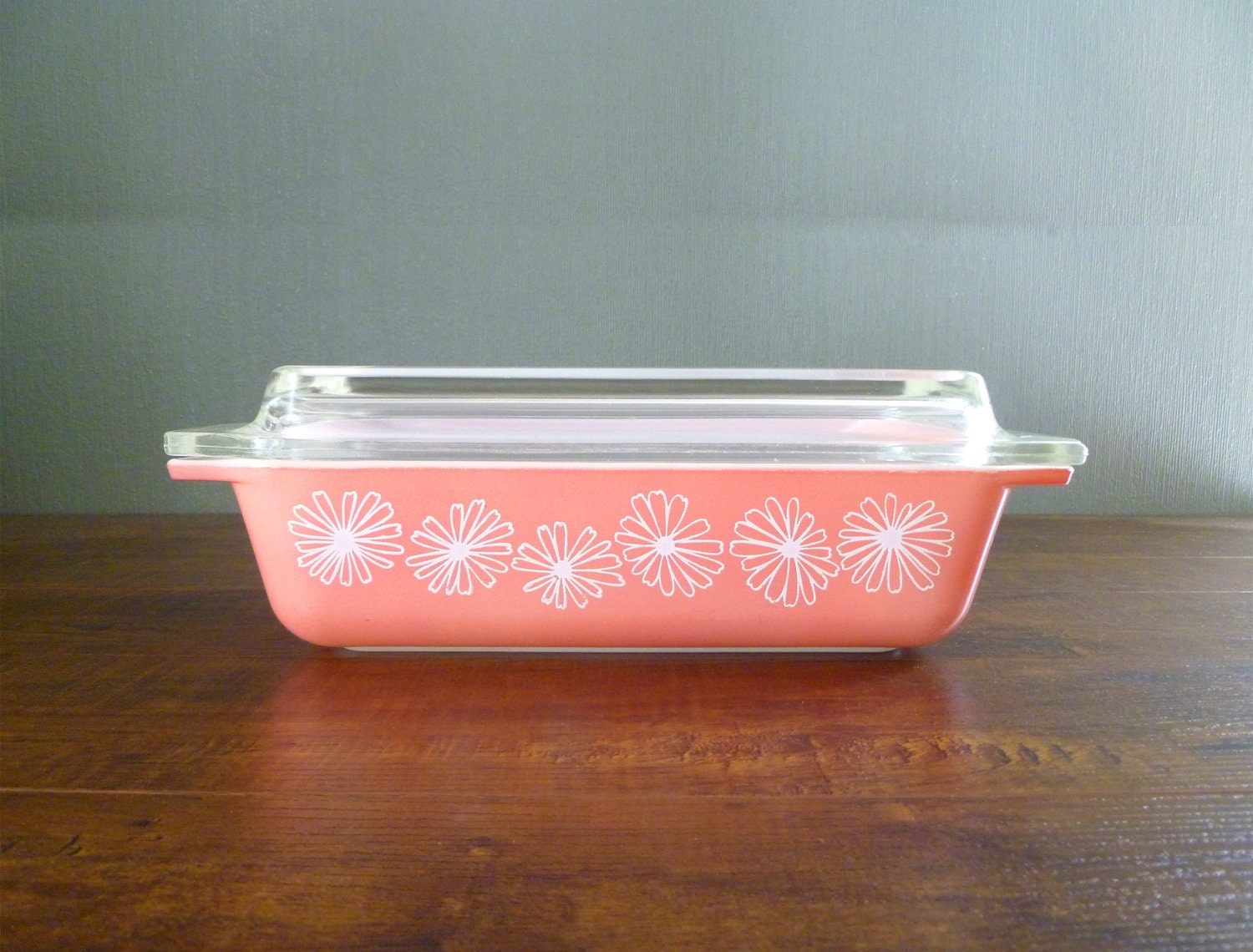 Vtg 2 x Piece Pyrex Pink Daisy Covered Casserole Set with Lid.