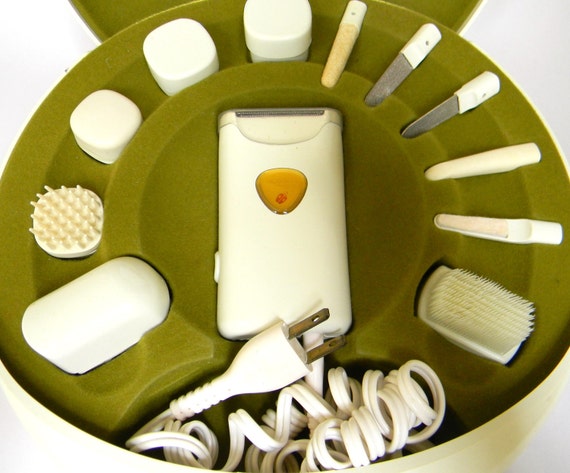 Norelco Lady Bug vintage shaving salon kit with ten