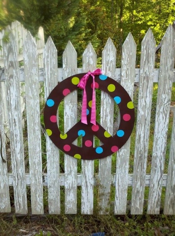 Items similar to Wooden Peace Sign on Etsy