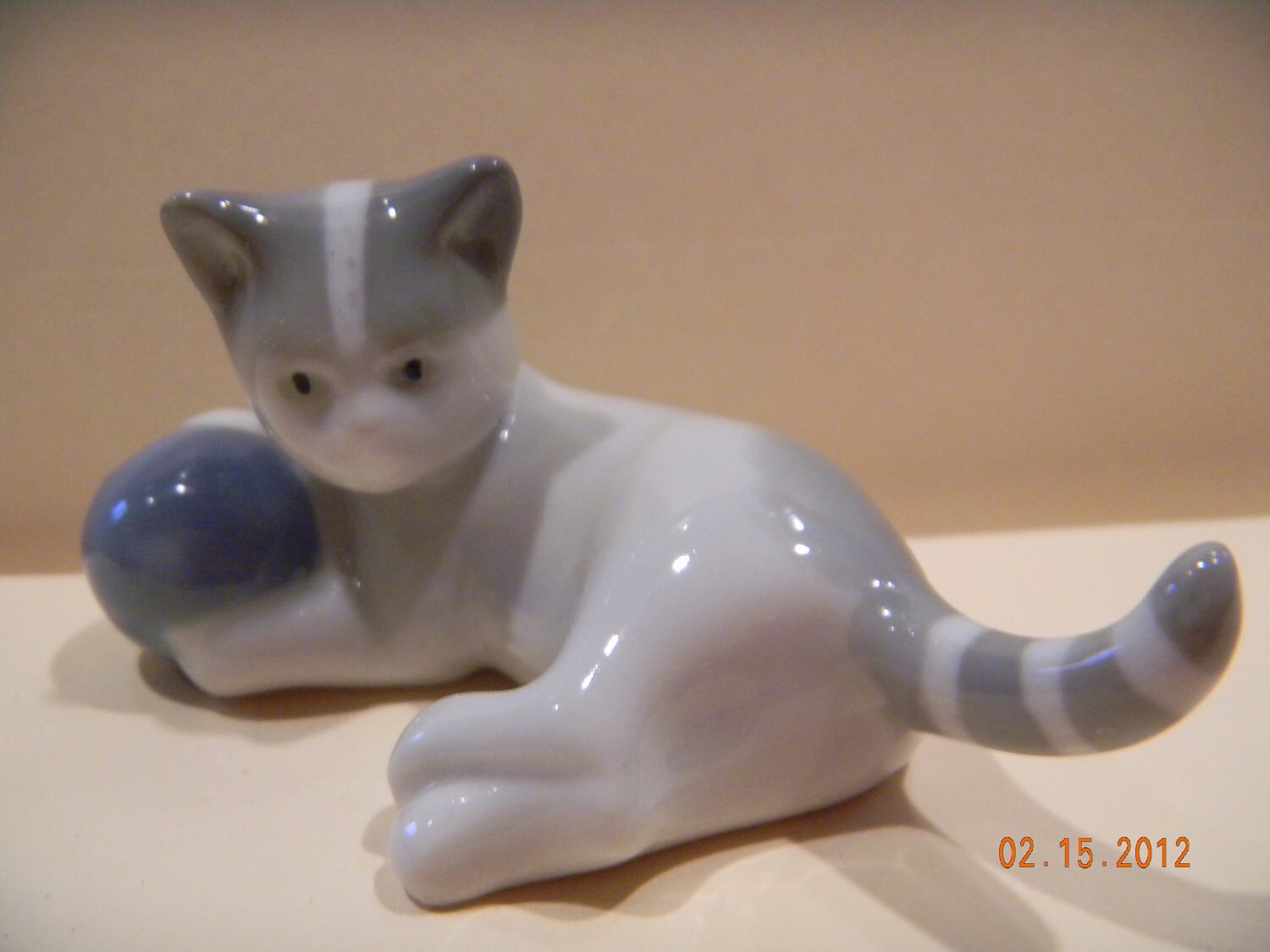 Vintage Germany Porcelain Cat figurine...KP Ilmenau GDR