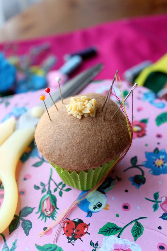Items similar to Pin cushion nut muffin in felt /Pin coussin nut muffin ...