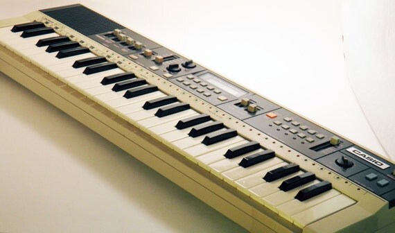 CASIO Casiotone MT-70 Synthesizer & Keyboard