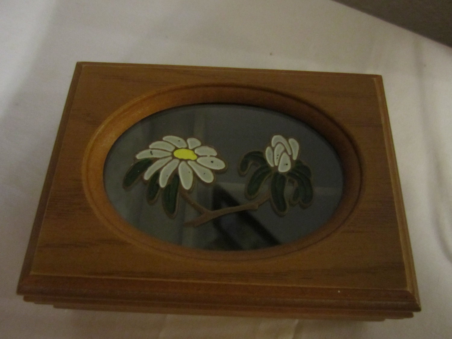 Jewelry box with daisies – Haute Juice