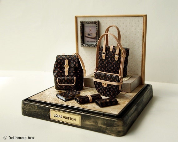 Luxury Bag Display Review | Paul Smith