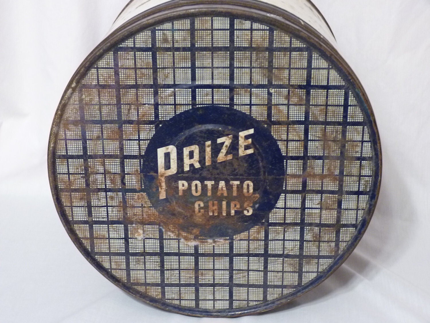 Crouthamel's PRIZE Potato Chips Tin by castawaycollectibles