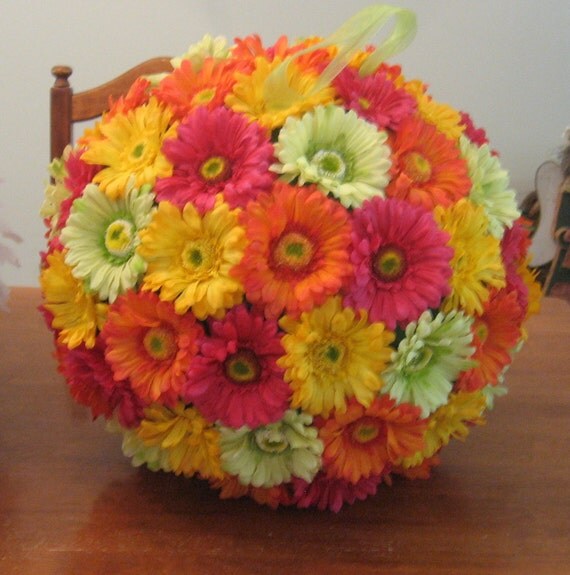Items similar to 18" Gerber Daisy Kissing Ball, silk flower pomander ...