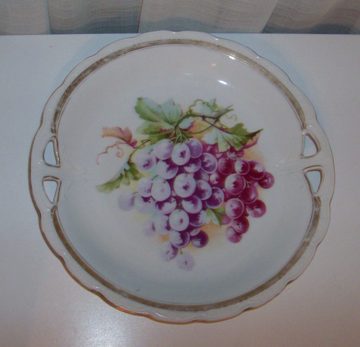 Grape Cluster Plate with Gold Edge – Haute Juice