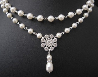 Items similar to Rhinestone and Pearl Necklace -- Vintage Wedding ...