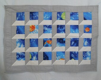 Popular items for themed quilts on Etsy