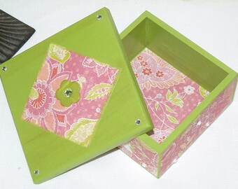 Popular items for square wood box on Etsy