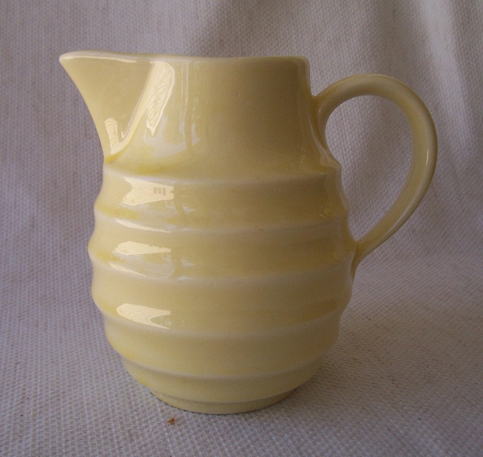 Vintage creamy yellow heavy pottery ridged cream pitcher – Haute Juice