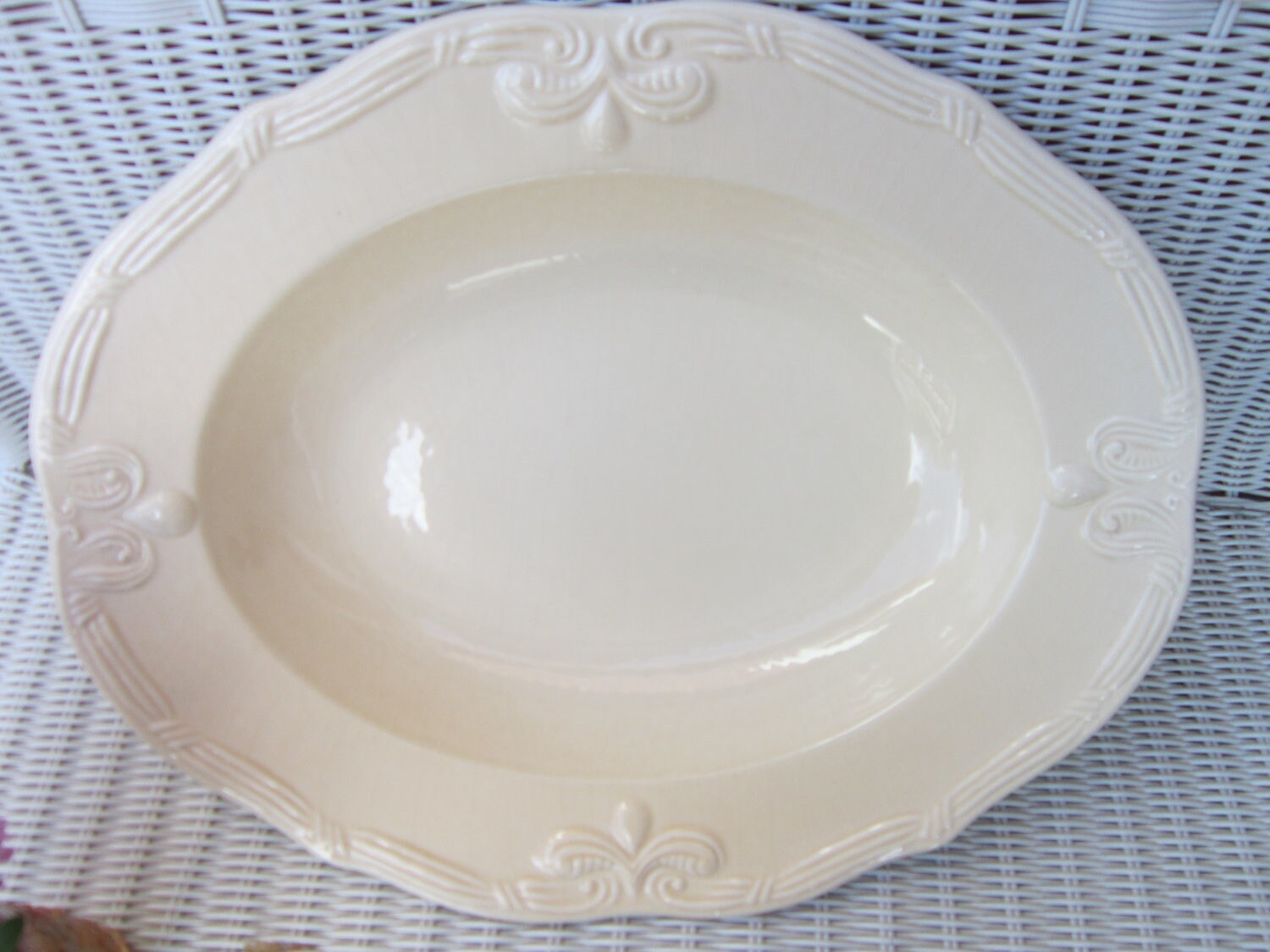 Vintage Ivory Earthenware Platter Vernona pattern – Haute Juice