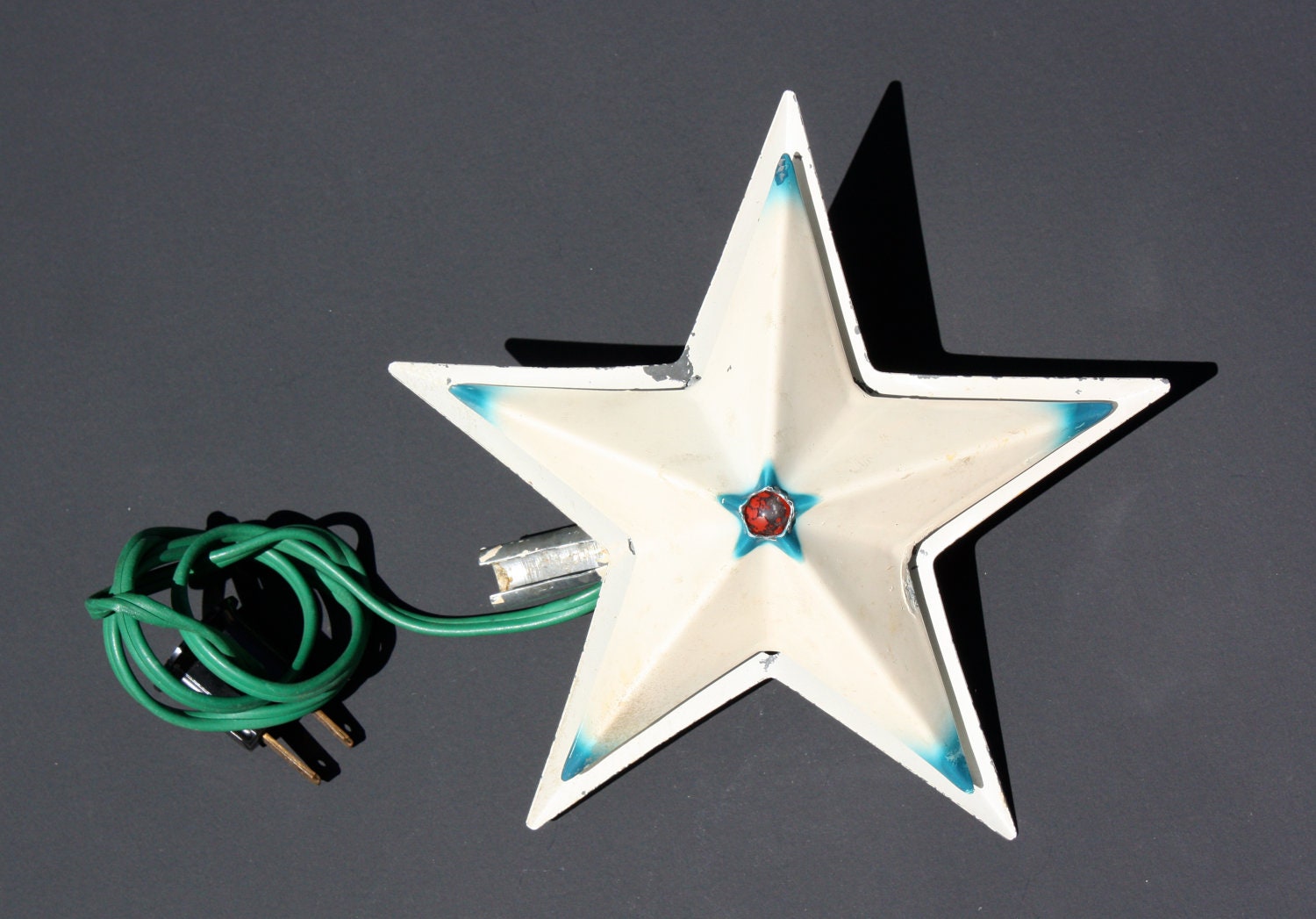 Vintage Noma Metal Illuminated Star Christmas Tree Topper in Vintage Noma Metal Illuminated Star Christmas Tree Topper in