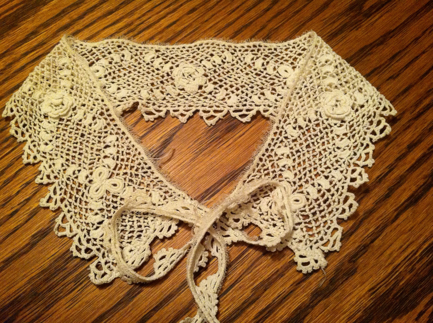 Antique Irish crochet lace collar 1800's Victorian