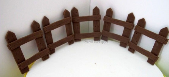 Items similar to Fences Fondant Cake Topper - Handmade Edible Cake ...