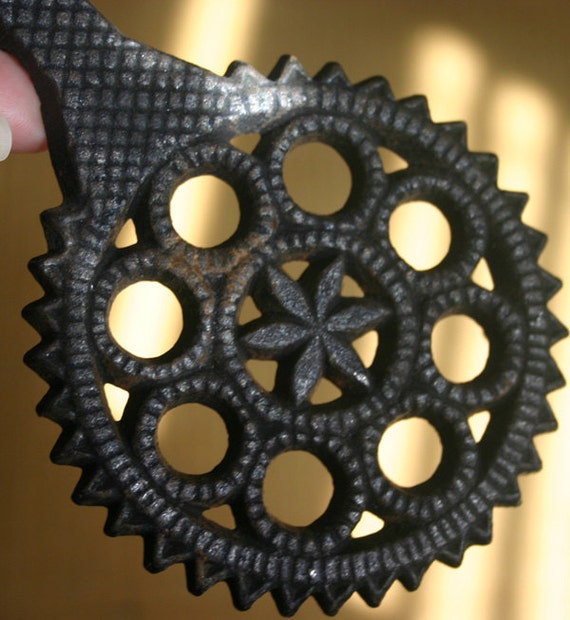 Vintage Wilton Cast Iron Round Mini Trivet