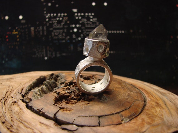 Items similar to Atlantis Protection Ring Power Crystal Silver Bronze ...