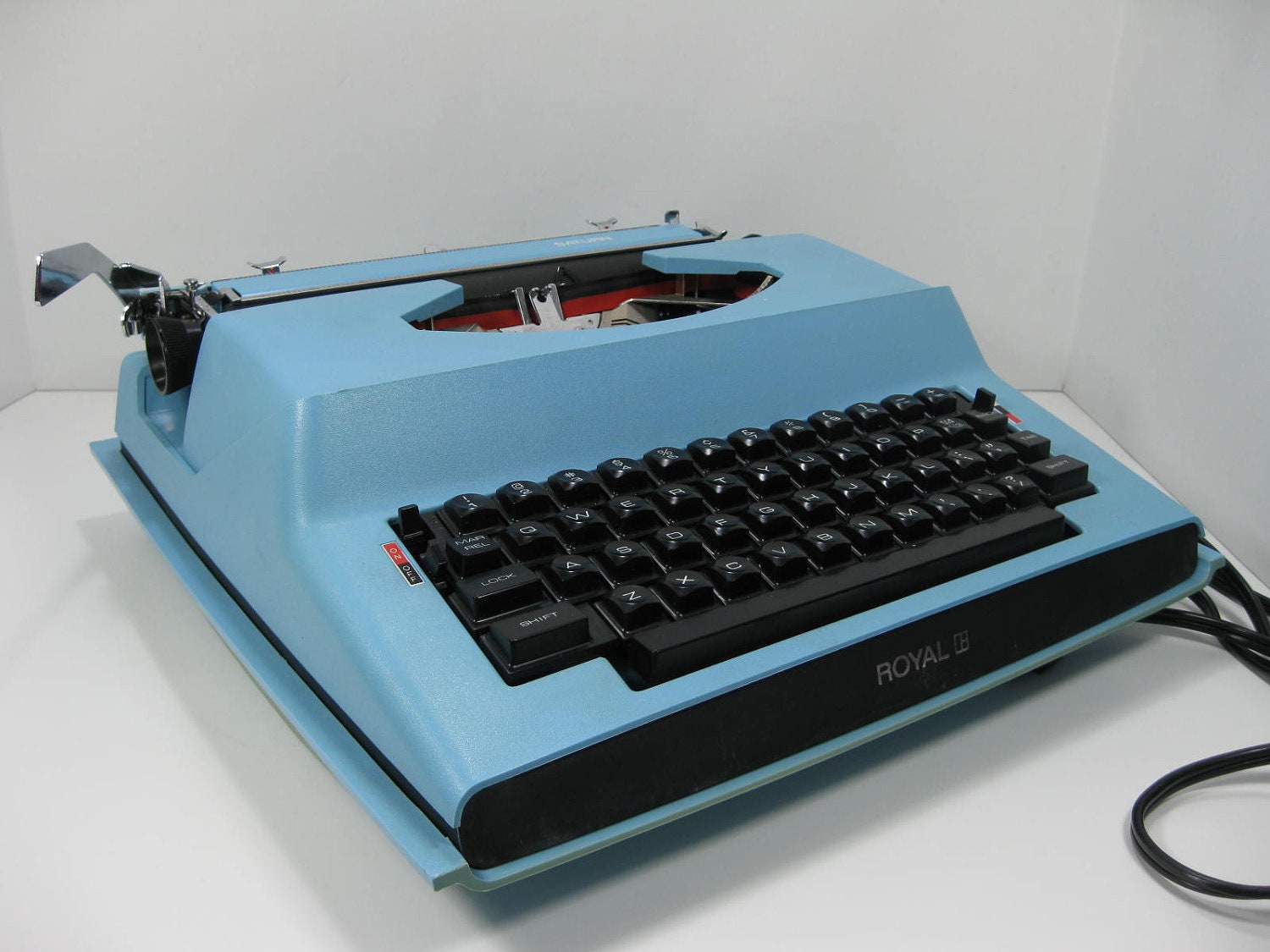 Royal Saturn Electric Typewriter with Case VINTAGE