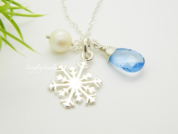 Christmas Jewelry Snowflake Necklace Winter by DanglingJewelry