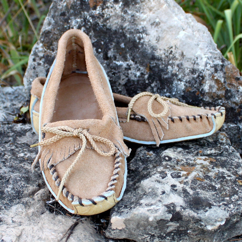 Womens Canoe Sole Moccasins