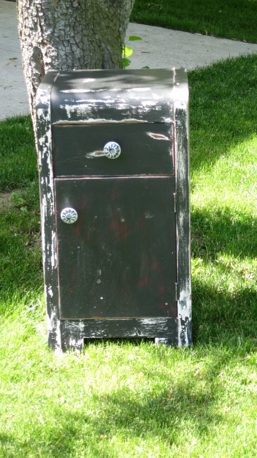 Gothic mid century night stand – Haute Juice