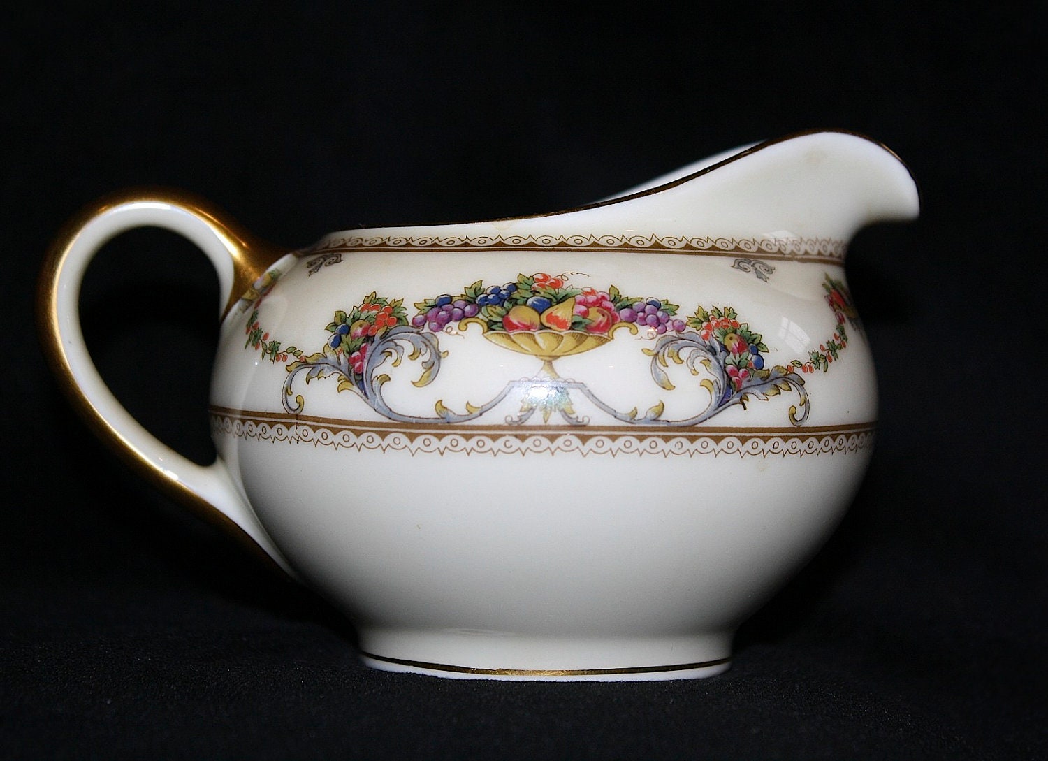 Vintage Bohemia Royal Ivory Collection – Creamer – Haute Juice