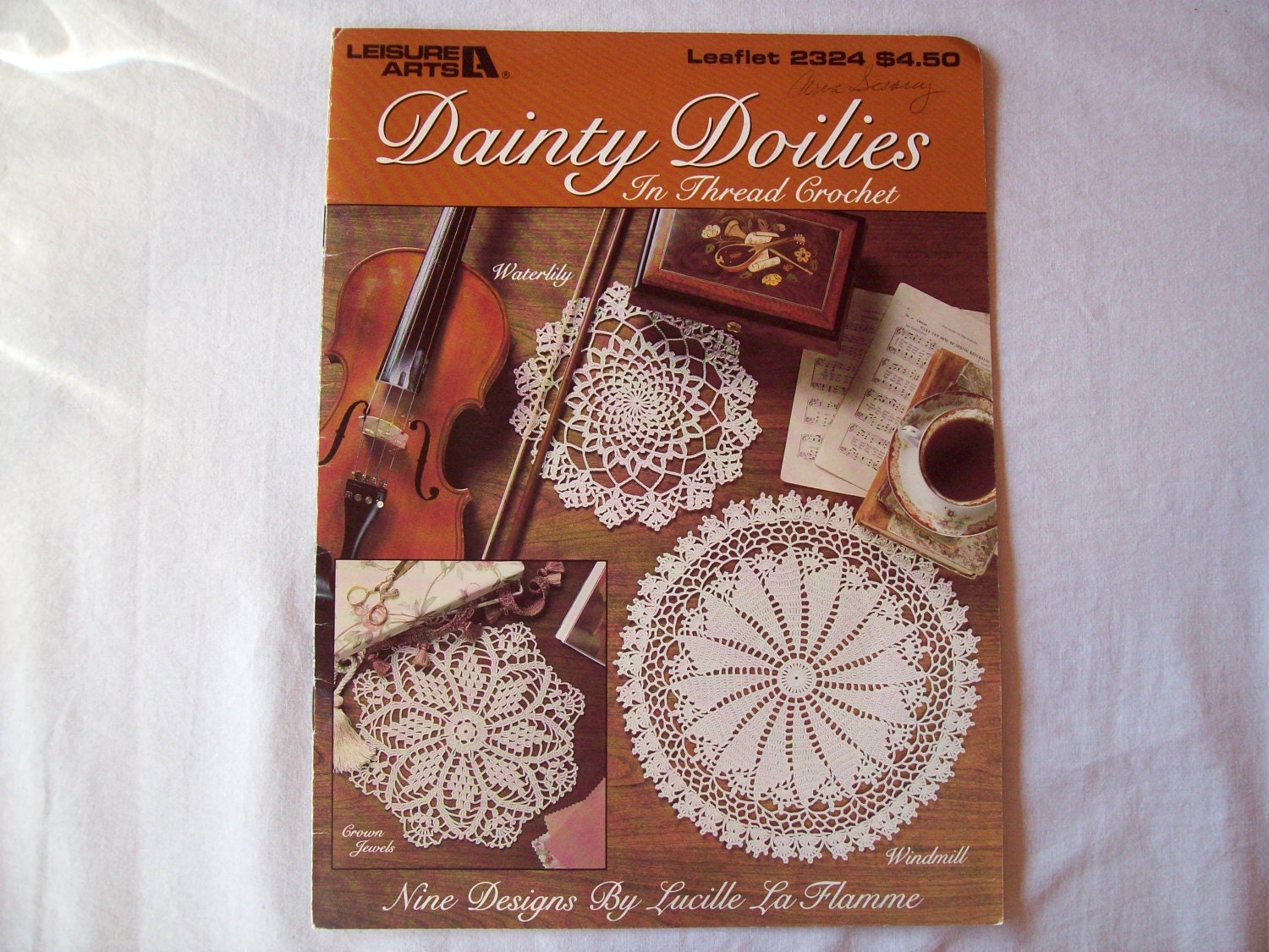 Dainty Doilies Crochet Doily Pattern Book Leisure arts 2324