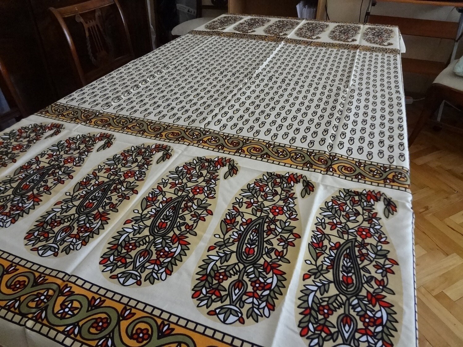 Table cloth with traditional Turkish design small rectangle