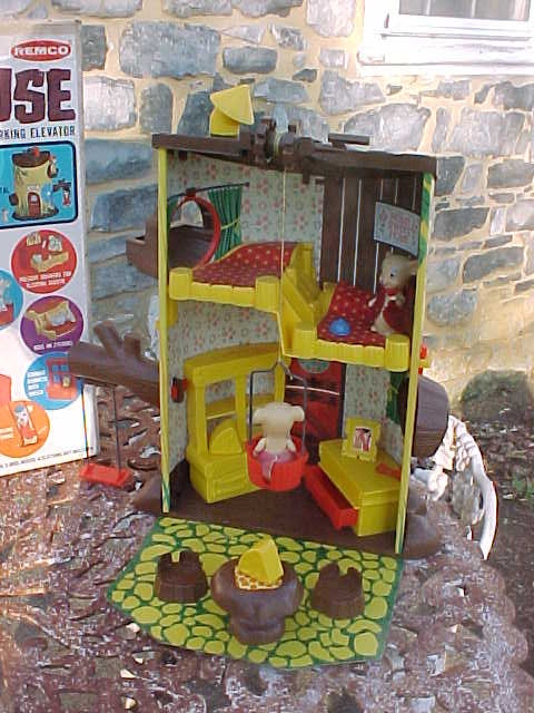 Elly & Andy Baby Mouse Twins with 3 story Tree House by Remco