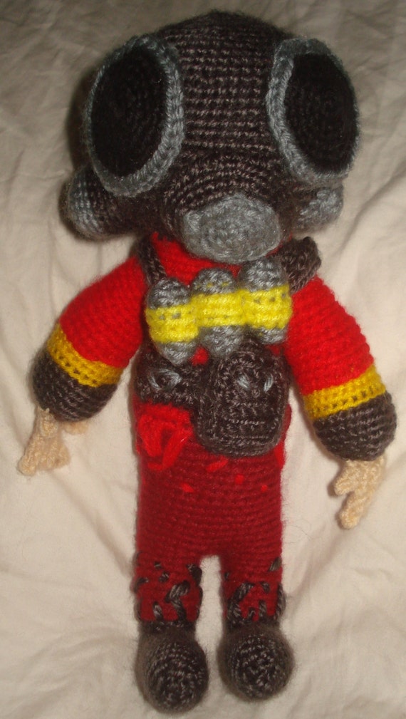 Pyro Amigurumi Crochet Doll from Team Fortress by MalindasEpicYarn