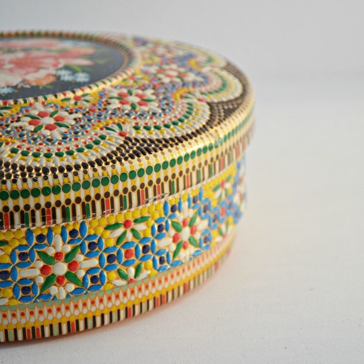 Decorative tin colorful cookie tin vintage Holland holidays packaging ...