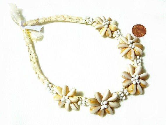 Items similar to Beige Flower sigay/cowrie shell w. 6mm white mongo ...