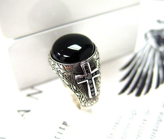 Herren Silber Ring mit schwarzen Diamanten Kreuz von heiligen