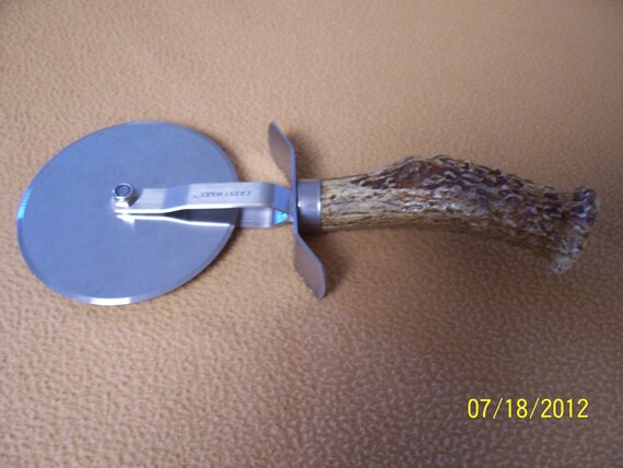 Pizza Cutter with Deer Antler Handle