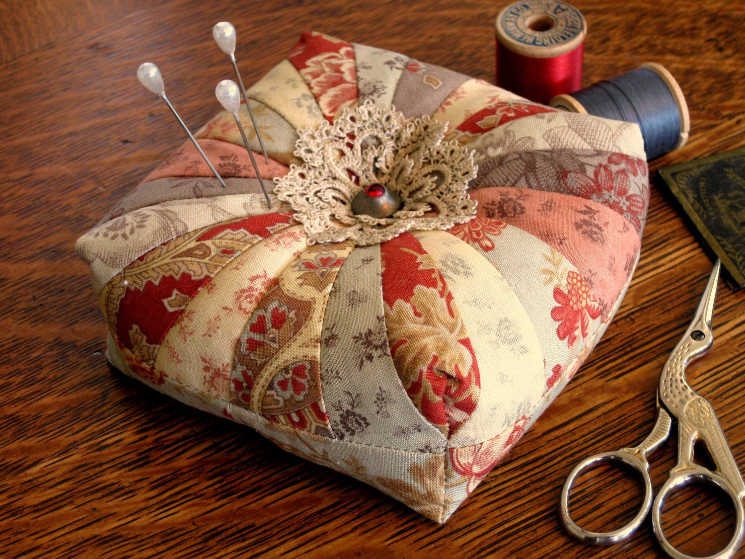 Sew-In-Style Thread Catcher / Scrap Caddy with Detachable