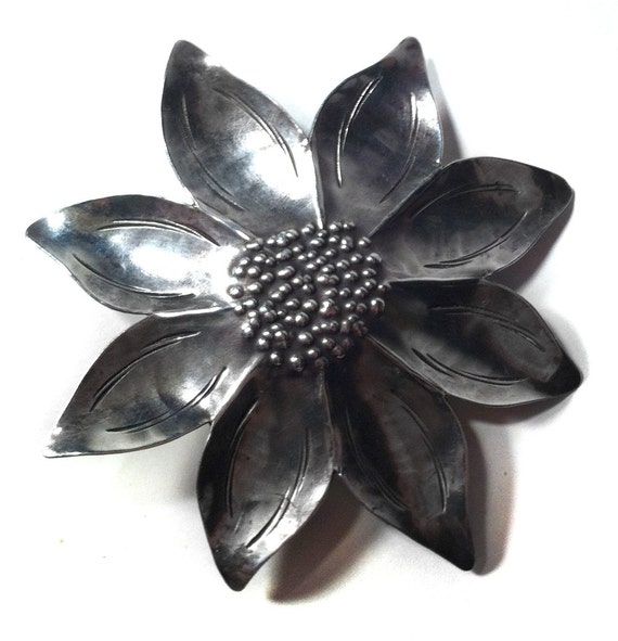 Items similar to Sterling Silver Daisy Brooch on Etsy