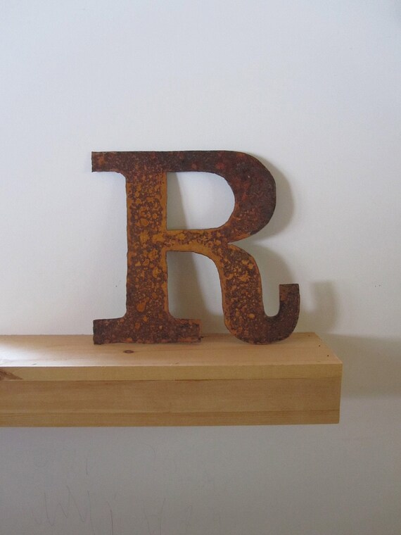 Metal letter R