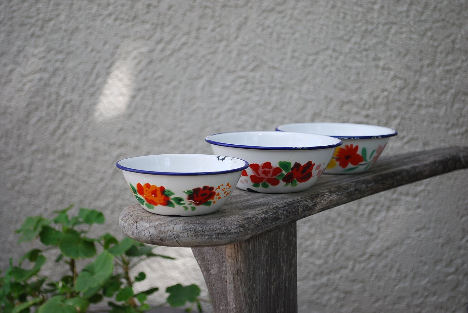 Set of 3 small enamel bowls – Haute Juice
