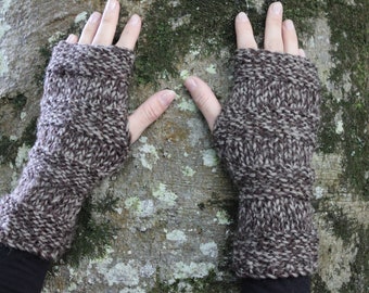 Comfy mittens in the shades of autumn by laurimuks on Etsy