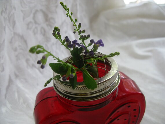 Red Glass Flower Vase Heart Shaped For Floral Arranging