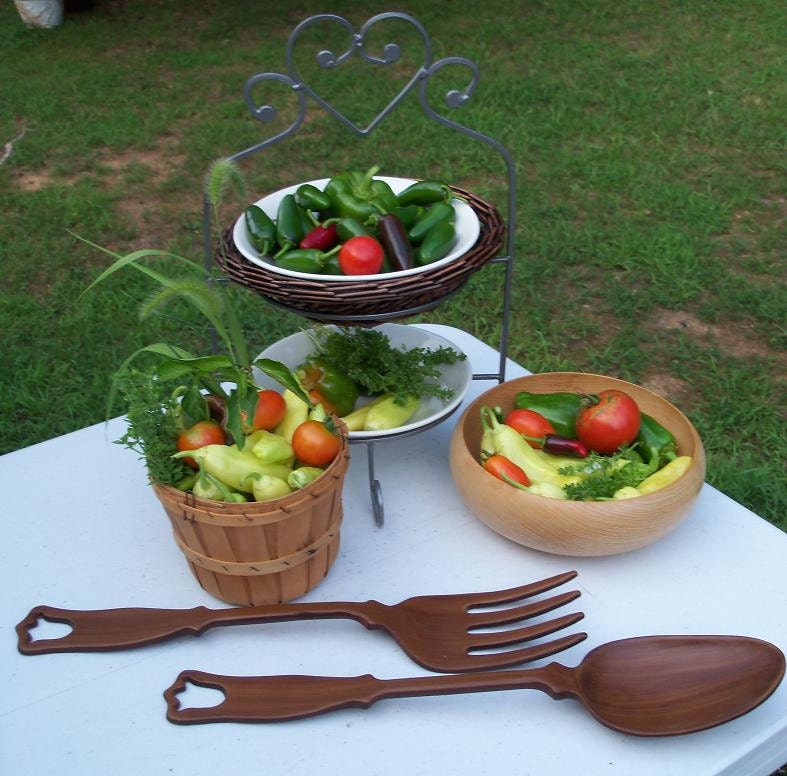 Pie Stand Heart Motif Wrought Metal Table Centerpiece With Matching ...