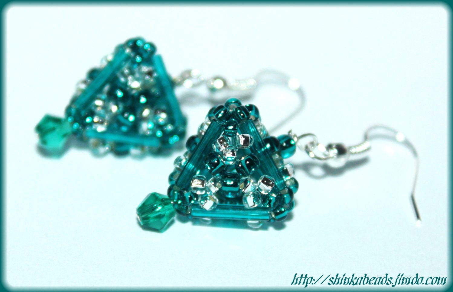 Triangle tile beading pattern tutorial PDF beading by Shinkabeads