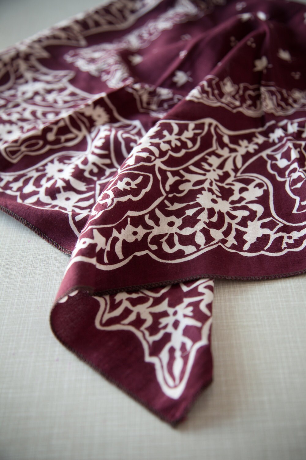 Vintage scarf with beautiful patterns – Haute Juice
