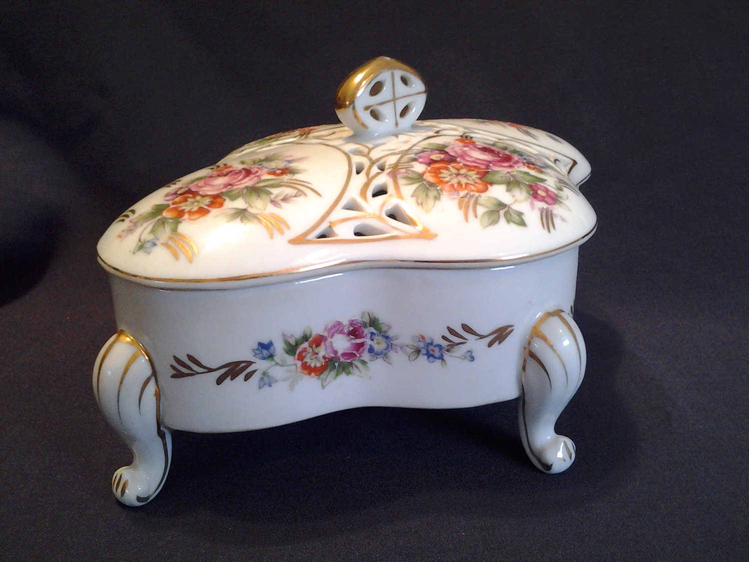 Very Unique Hand Painted Porcelain Box with Filigree Lid Standing on ...